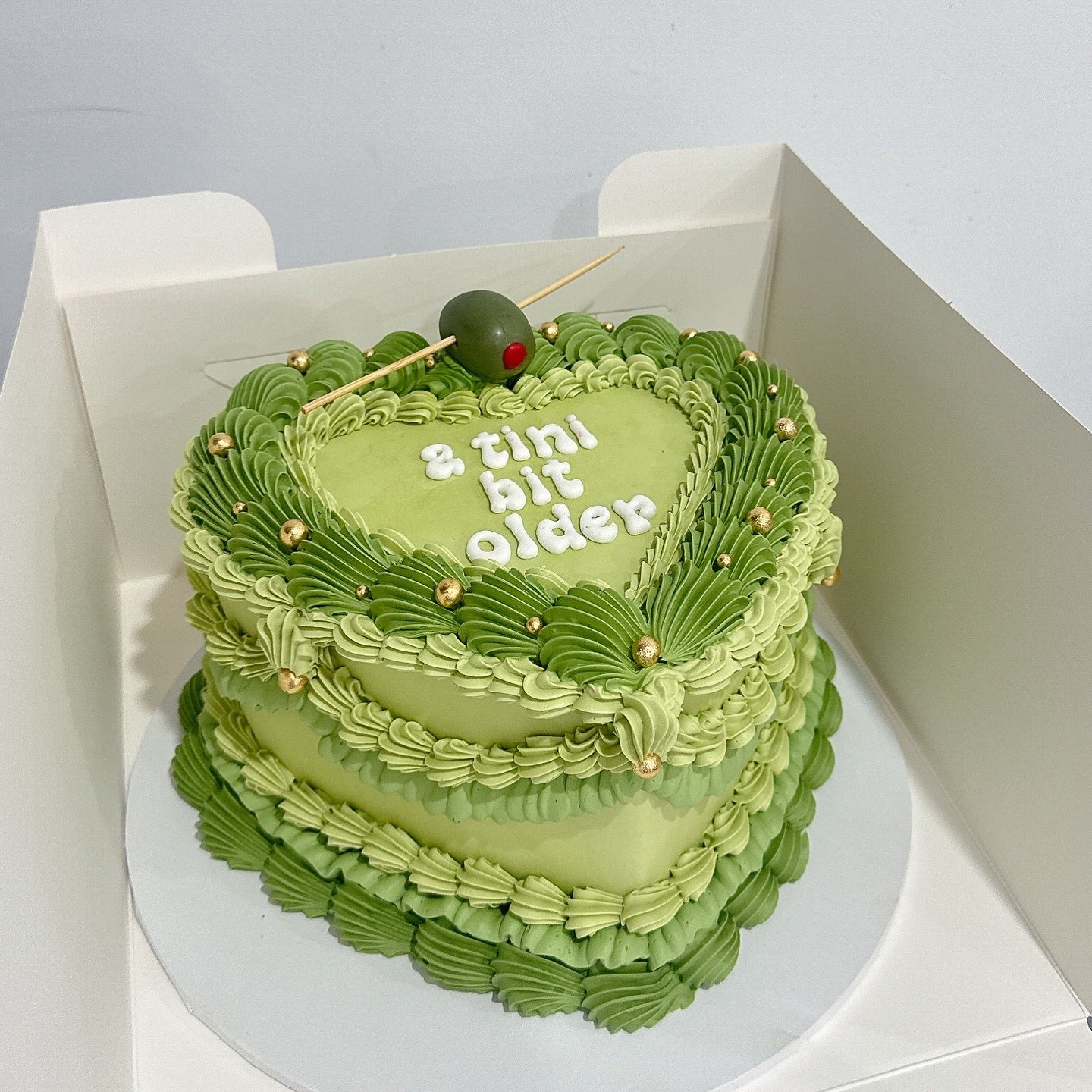 Green Olive Vintage Birthday Cake Sydney – PT'S CAKES